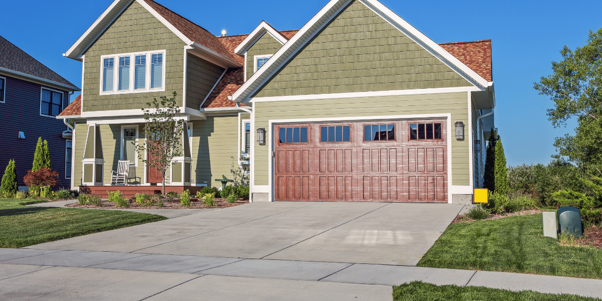 Maintaining CraneBoard Solid Core Siding - Banner Construction